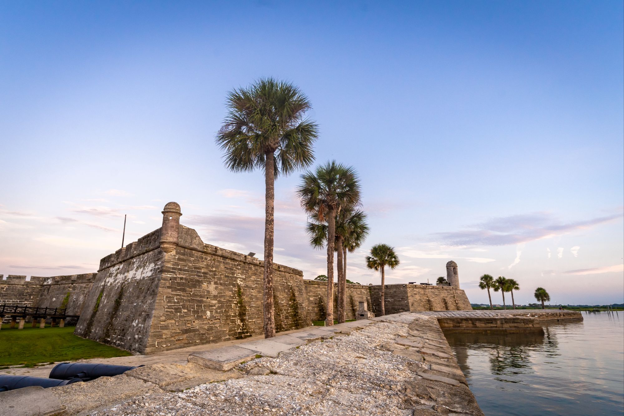 The History Behind St. Augustine’s Famous Forts - Kevin Howard - En...