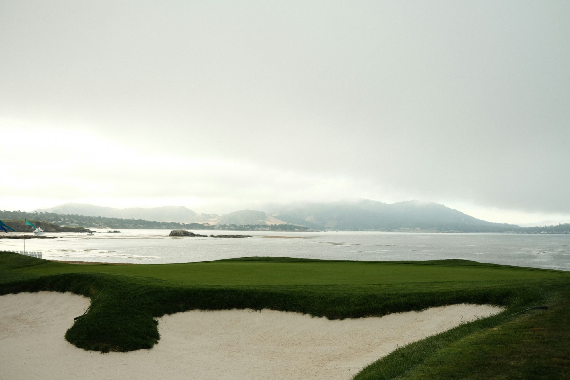 Monterey Peninsula Country Clubs Guide: MPCC, Pebble Beach, Pasader...