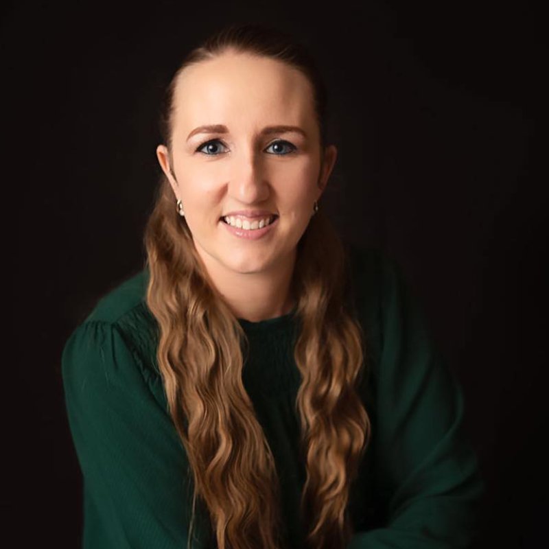 Real Estate Agent – Laura Oaks - The Oaks Team