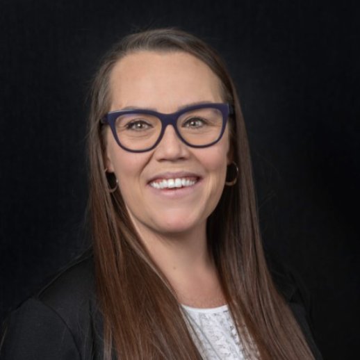 Real Estate Agent – April Hart - Mountain Retreat Realty Experts