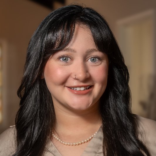 Real Estate Agent – Madelein Chavez - PAK Realty