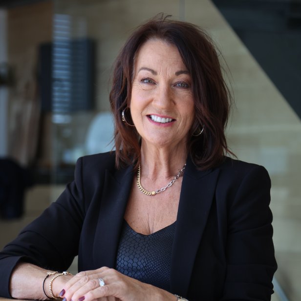 Real Estate Agent – Barbara Ferguson - ROCKAWAY PROPERTIES
