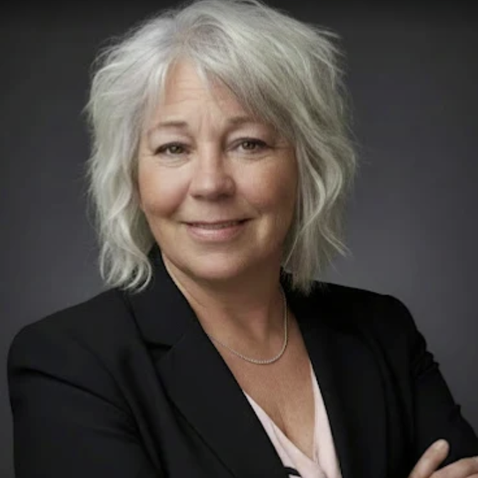 Real Estate Agent - Debra Lowe - Modern Broker